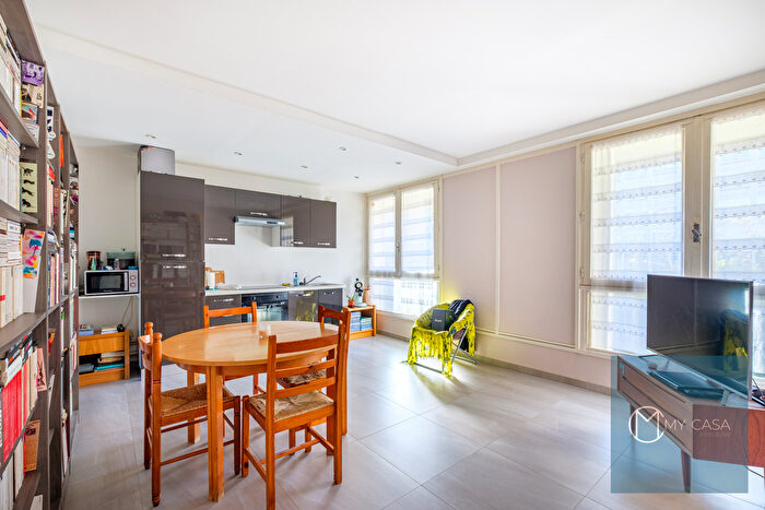 Appartement à vendre - Lyon e , La Duchère - 2 pièces - 1 chambre