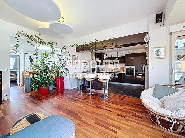 Appartement à vendre - Épernay, Centre-ville - 5 pièces - 3 chambres