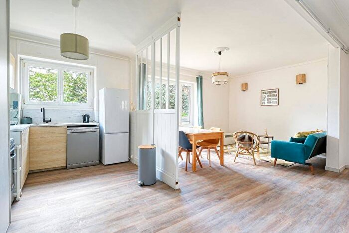 Appartement à louer - Le Grand Trou, Lyon ème arrondissement - 5 pièces - 4 chambres