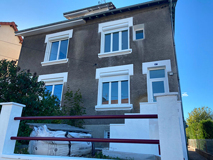 Maison à louer - Le Creusot, Sud Ouest - 4 pièces - 3 chambres