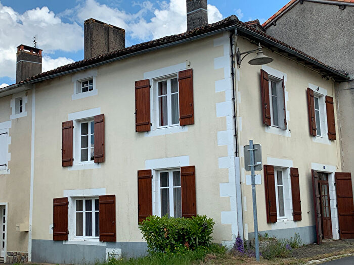 Maison à vendre - Benest - 4 pièces - 2 chambres