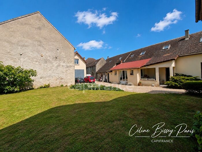Villeneuve-la-Guyard : Maison 6 pièces à vendre