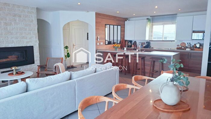 Maison à vendre - Châtellerault, Centre-ville - 6 pièces - 5 chambres