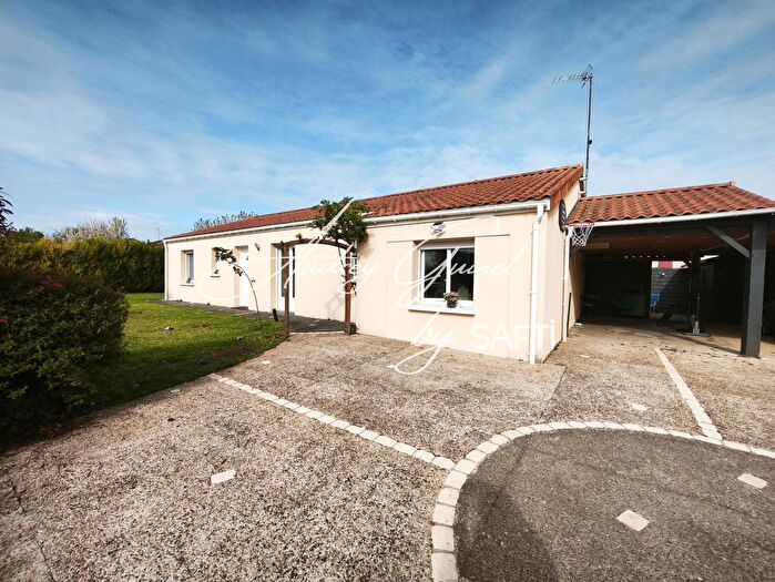 Maison à vendre - Neuville-de-Poitou - 6 pièces - 4 chambres