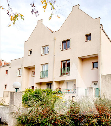 Appartement 5 pièces à louer à Évry, Les Epinettes