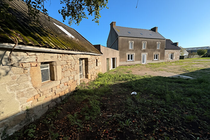 Maison à vendre - Cléder - 7 pièces - 5 chambres