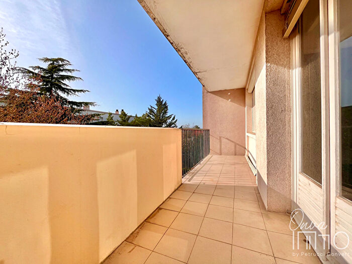 Appartement à vendre - Neuville-sur-Saône - 4 pièces - 3 chambres