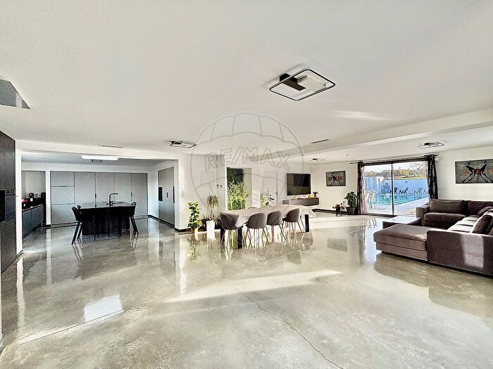 Maison à vendre - Saint-Priest, Menival - 6 pièces - 4 chambres