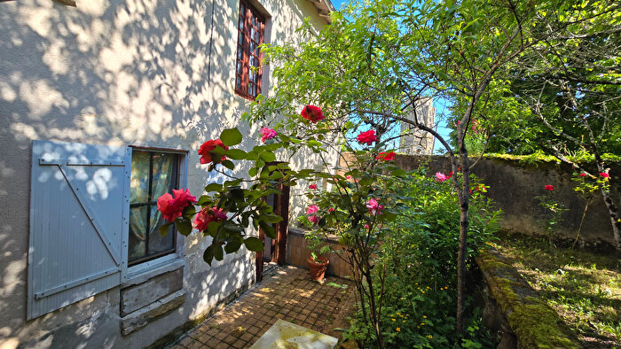 Maison à vendre - Charroux - 5 pièces - 4 chambres