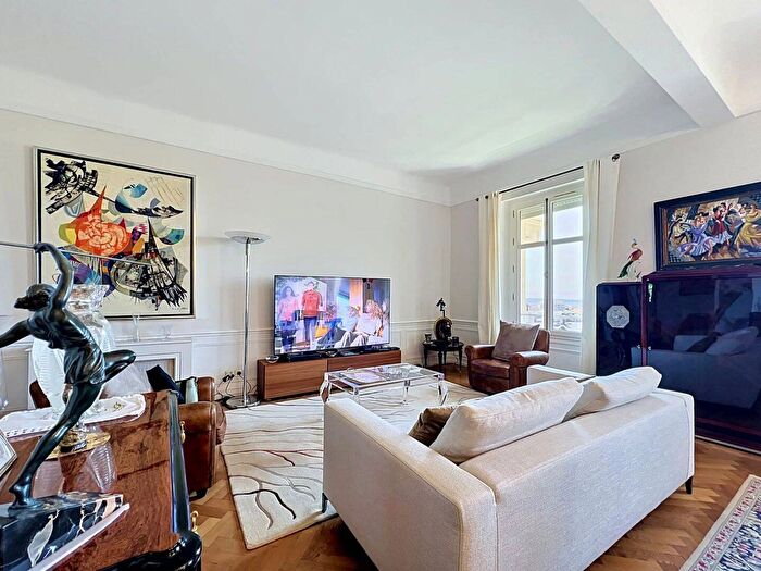 Appartement 4 pièces à louer à Centre-ville, Cannes