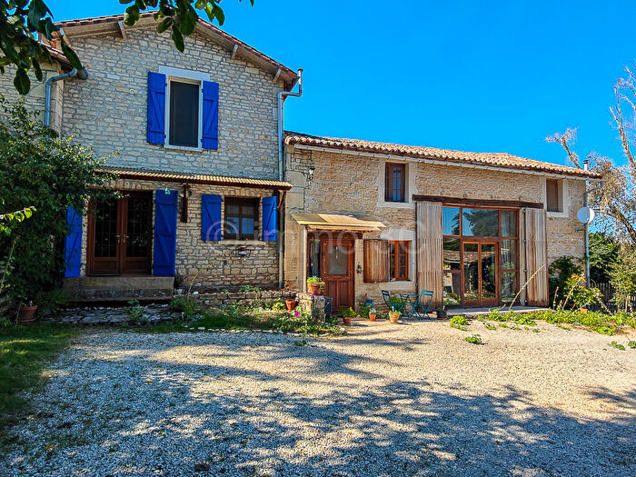 Maison à vendre - Sauzé-Vaussais - 11 pièces - 7 chambres