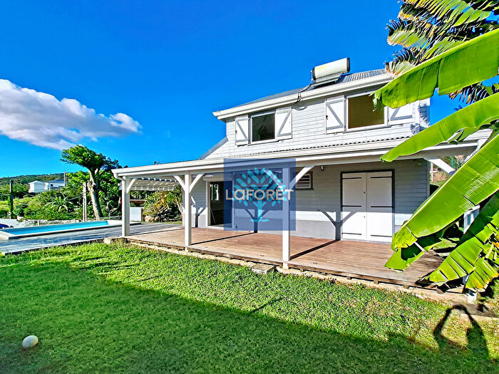 Maison à louer - Case-Pilote - 6 pièces - 5 chambres