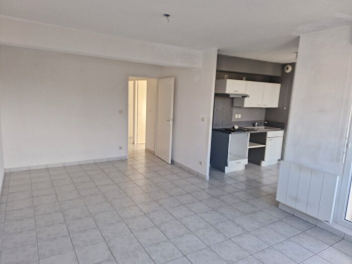 Appartement à vendre - Saint-Georges-des-Groseillers - 3 pièces - 2 chambres