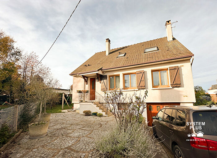 Maison à vendre - Brétigny-sur-Orge, Centre-ville - 7 pièces - 5 chambres