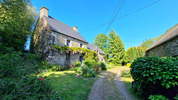 Saint-Caradec - Maison 4 pièces à vendre