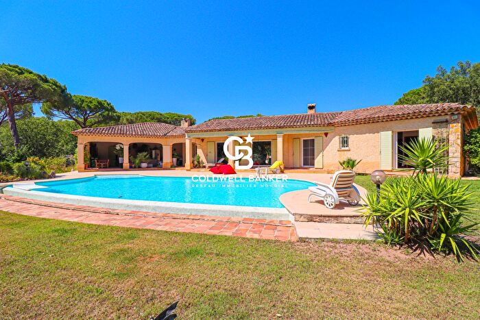 Maison à vendre - Roquebrune-sur-Argens, La Bouverie - 6 pièces