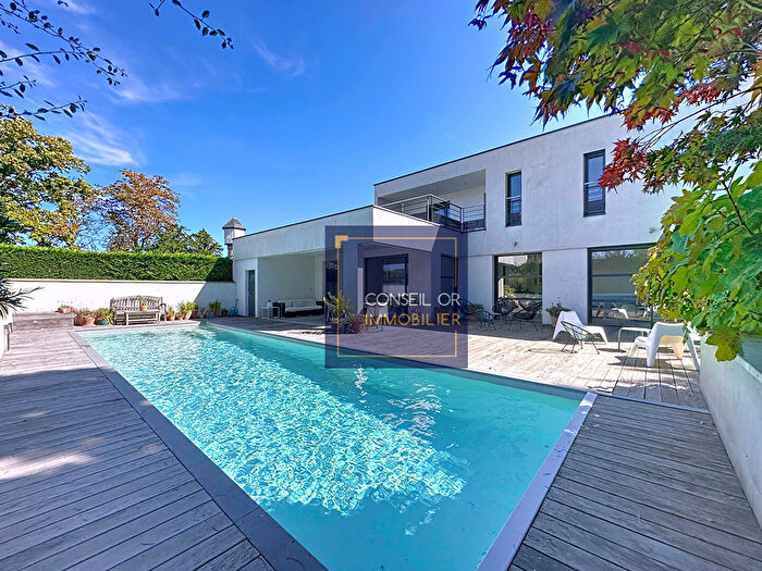 Maison à vendre - Charly - 7 pièces - 5 chambres