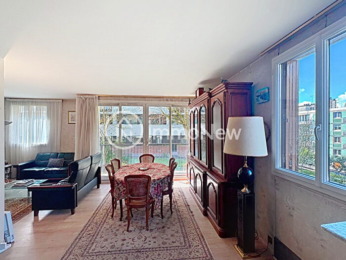 Appartement à vendre - Chaville, Doisu - 5 pièces - 3 chambres