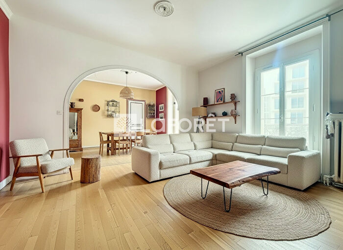 Appartement 3 pièces à Quartiers Centre, Colombier, à vendre