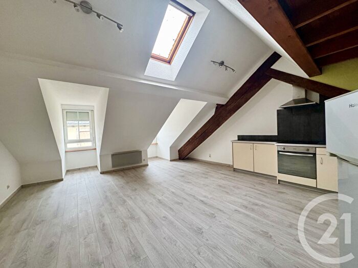 Appartement à louer - Rodez, Centre historique, Vieux-Rodez - 3 pièces - 1 chambre