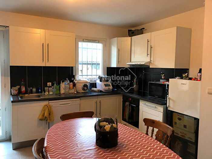 Maison à louer - Garons - 4 pièces - 3 chambres