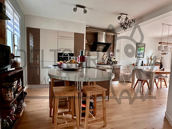 Maison à vendre - Villeneuve-le-Comte - 6 pièces - 4 chambres