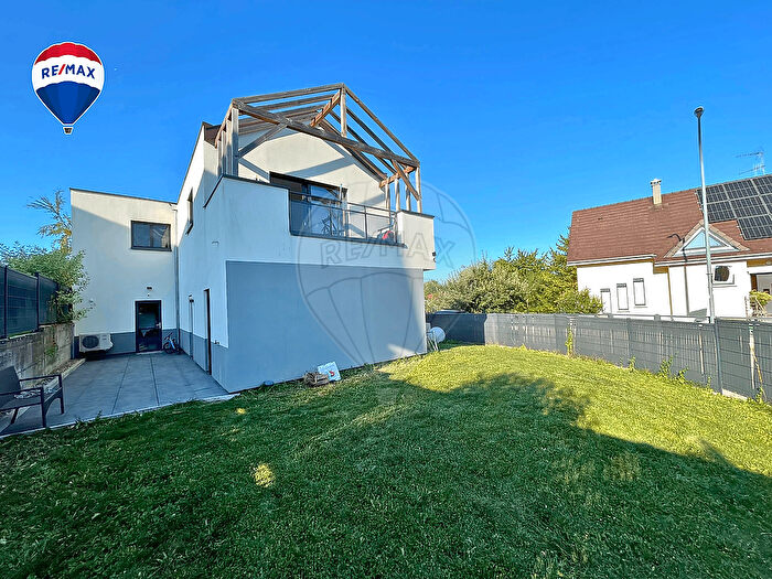 Maison à louer - Hagenthal-le-Haut - 4 pièces - 3 chambres