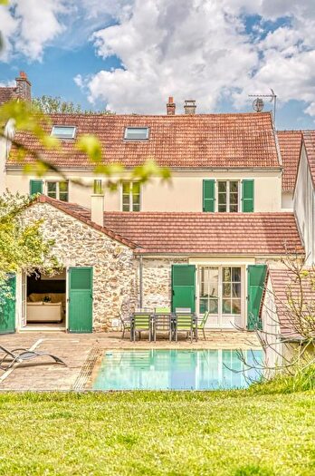 Maison 14 pièces à Gouvernes, à vendre