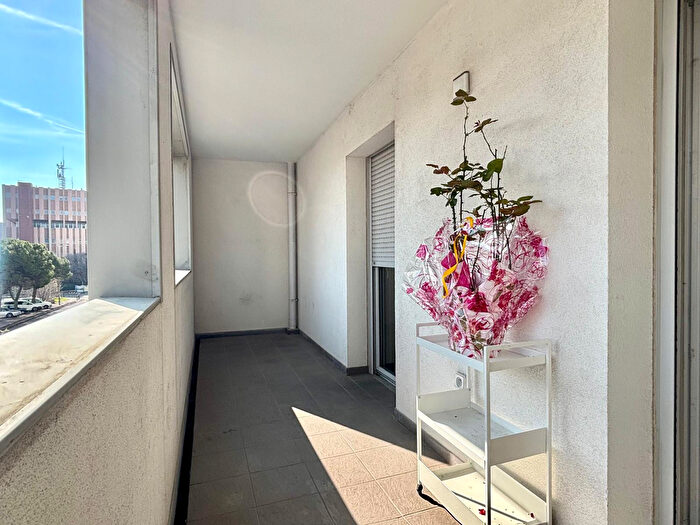 Appartement à vendre - Marseille e , Saint-Mauron - 2 pièces - 1 chambre