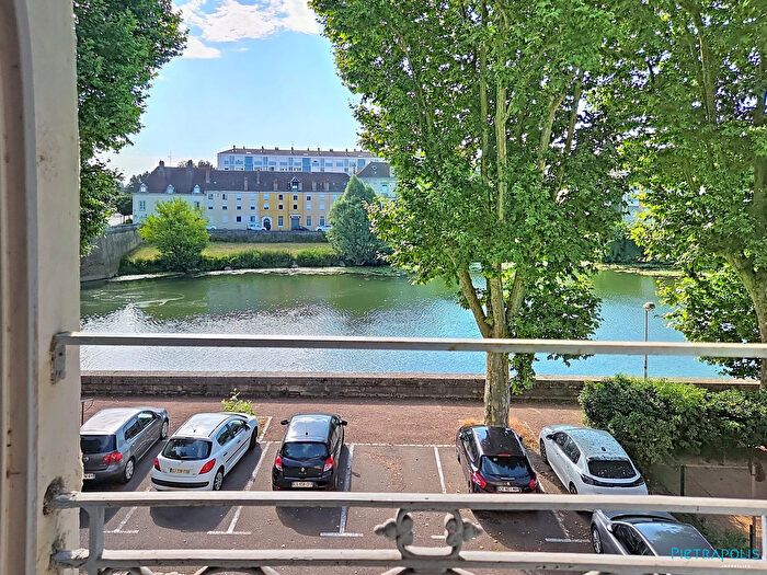 Chalon-sur-Saône, Saint-Laurent : Appartement 5 pièces à vendre
