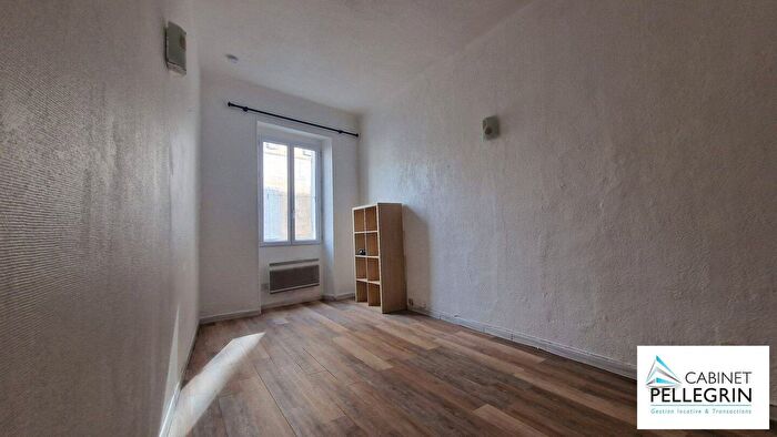 Appartement à louer - Notre Dame du Mont, Marseille ème arrondissement - 1 pièce