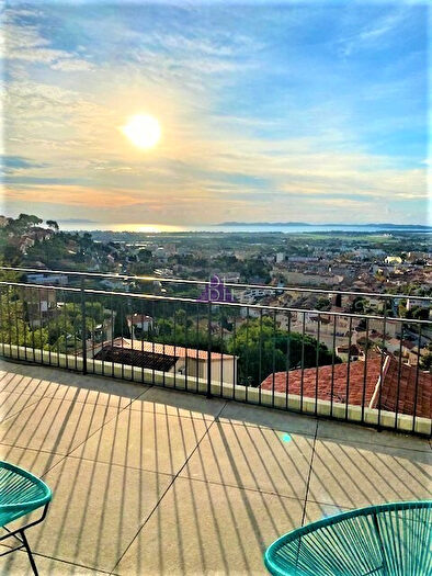 Appartement 4 pièces à Hyères, Pyanet, à louer