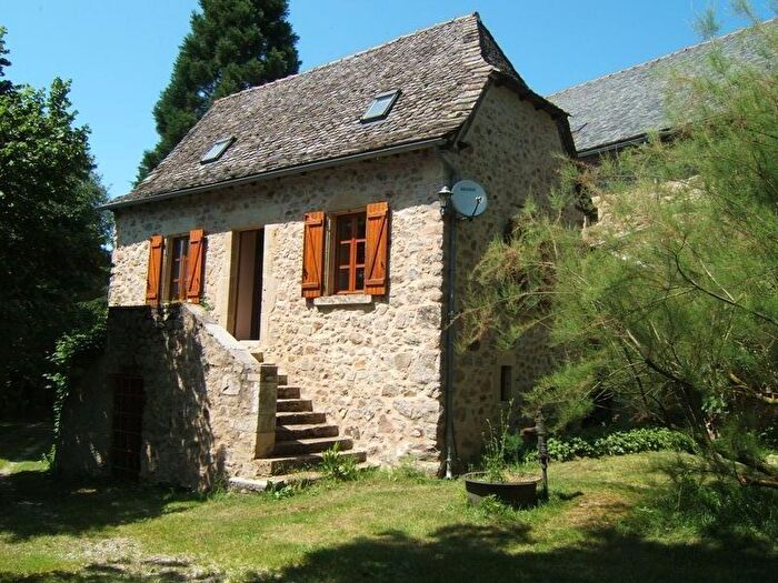 Appartement à louer - Lanuéjouls - 3 pièces - 1 chambre