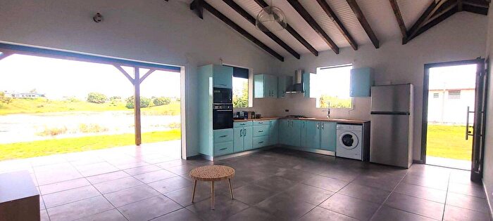 Maison à louer - Le Moule - 4 pièces - 3 chambres