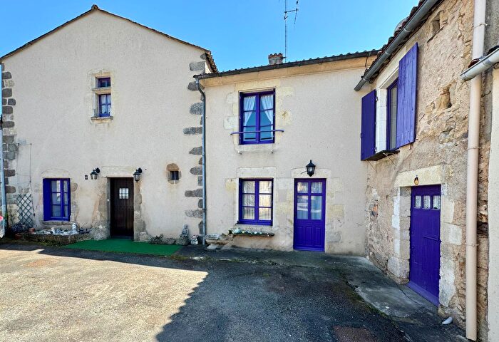 Maison 10 pièces à Saint-Loup-Lamairé, à vendre