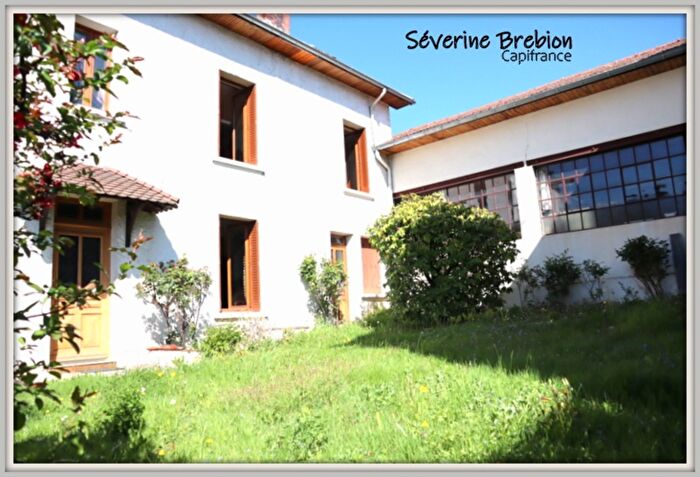 Maison 5 pièces à Chabreloche, à vendre