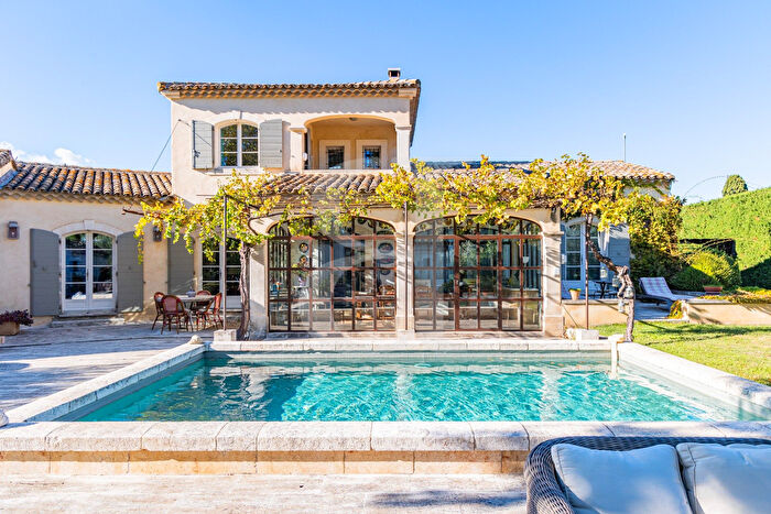 Maison à vendre - Eygalières - 7 pièces - 5 chambres