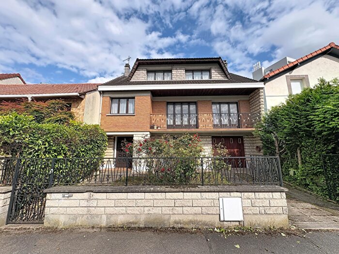 Maison 8 pièces à Chevilly-Larue, Larue, à vendre