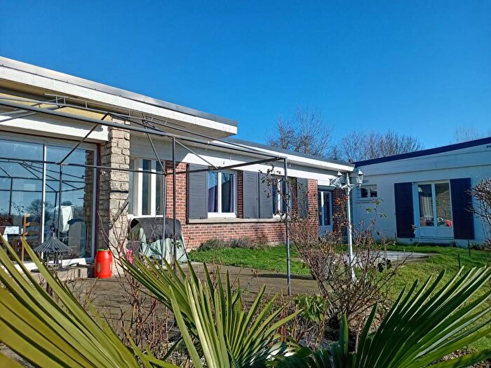 Maison à vendre - Foucarmont - 7 pièces - 5 chambres