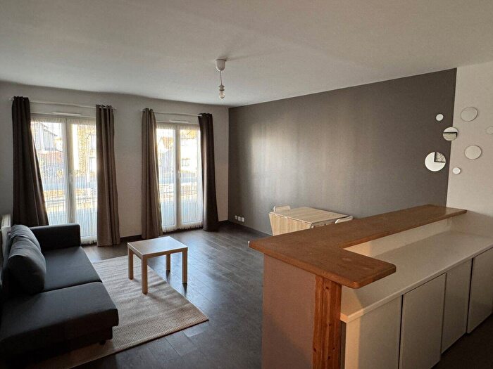 Appartement à louer - Allée de la Tour, Villemomble - 2 pièces - 1 chambre