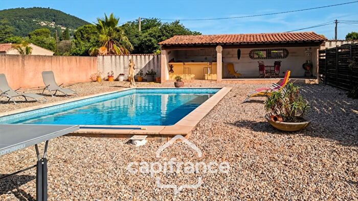 Maison à vendre - Solliès-Ville - 5 pièces - 4 chambres