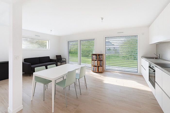 Maison à vendre - Divonne-les-Bains - 6 pièces - 4 chambres