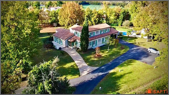 Maison à vendre - Angoulême, Saint-Ausone, Saint-Martin - 10 pièces - 7 chambres