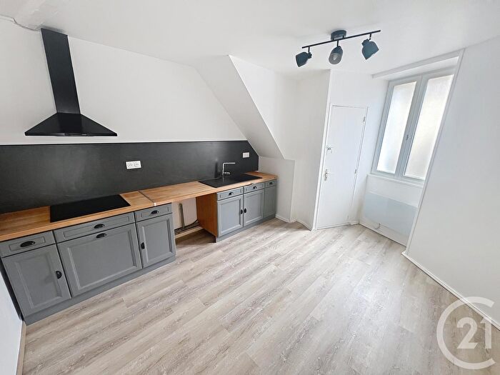Coulanges-la-Vineuse : Maison 2 pièces à vendre