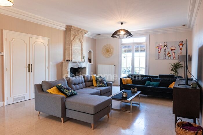 Maisons à vendre et appartements à louer - 1