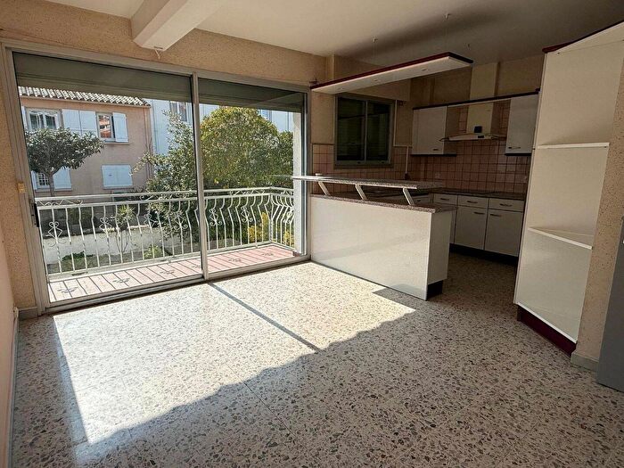 Appartement à louer - Saint Martin, Perpignan - 3 pièces - 1 chambre