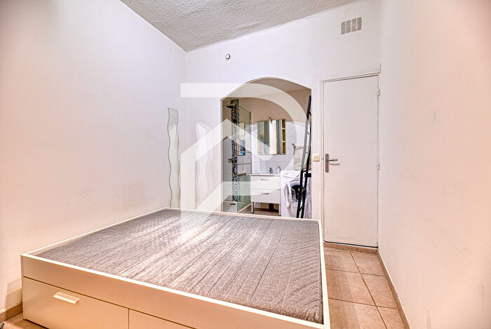 Appartement à louer - Nîmes, Placette - 2 pièces - 1 chambre