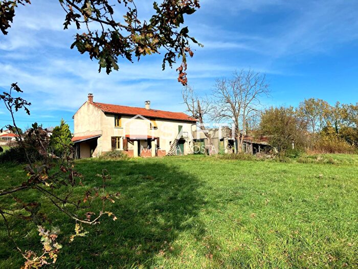Saint-Romain-le-Puy : Maison 4 pièces à vendre