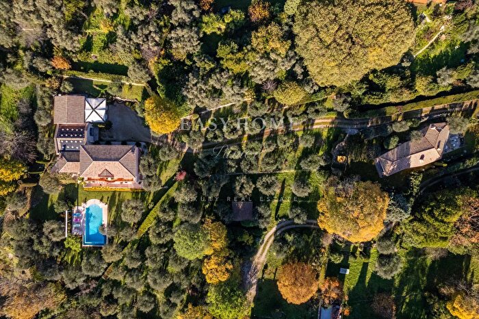 Maison à vendre - Grasse, Saint-François - 9 pièces - 3 chambres