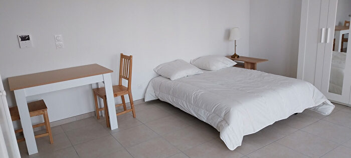 Appartement à louer - Dijon, Drapeau, Maladière - 1 pièce